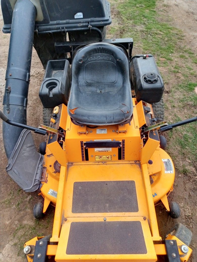 Cub Cadet Commercial Zero Turn Riding Mower for Sale in Wenatchee, WA ...
