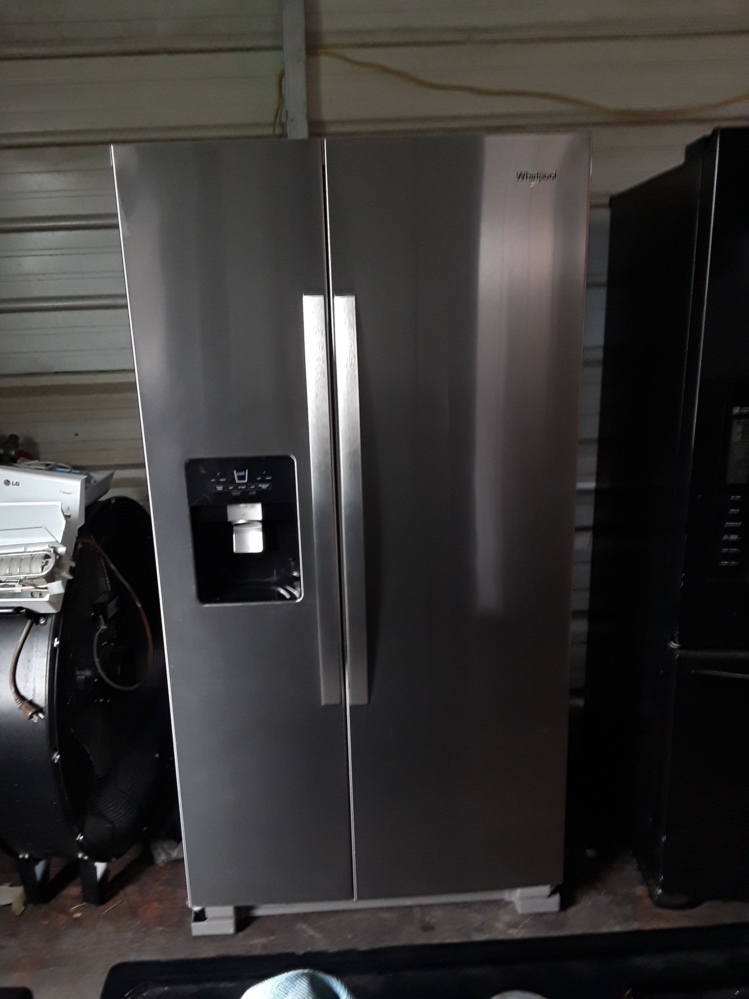 Whirlpool Stove/Refrigerator for Sale in Austin, TX - OfferUp
