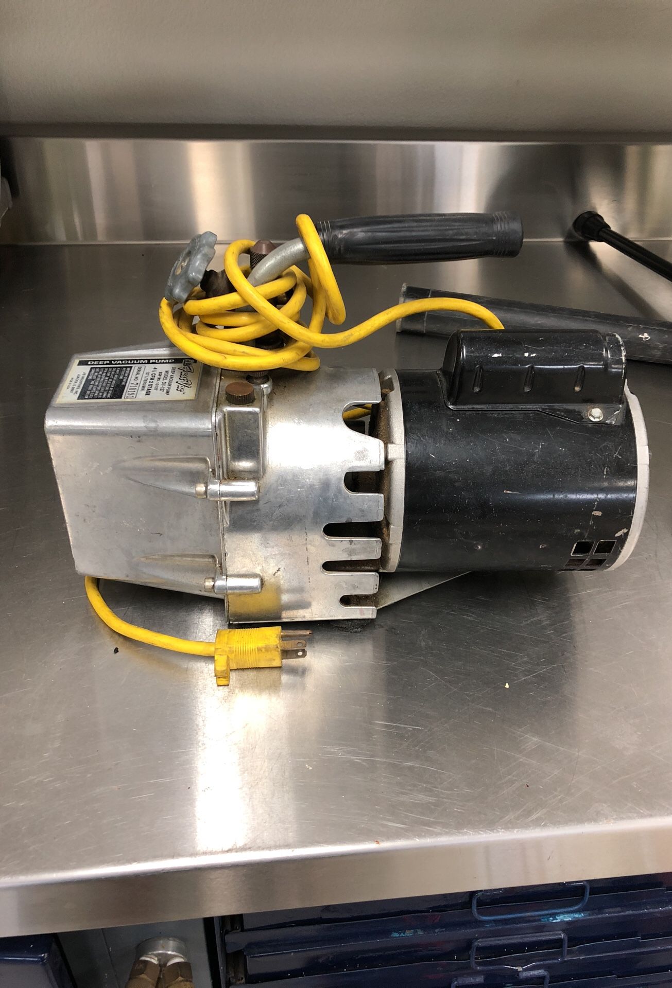 Fast vac Deep vacuum pump model DV-127 for Sale in Anaheim, CA - OfferUp