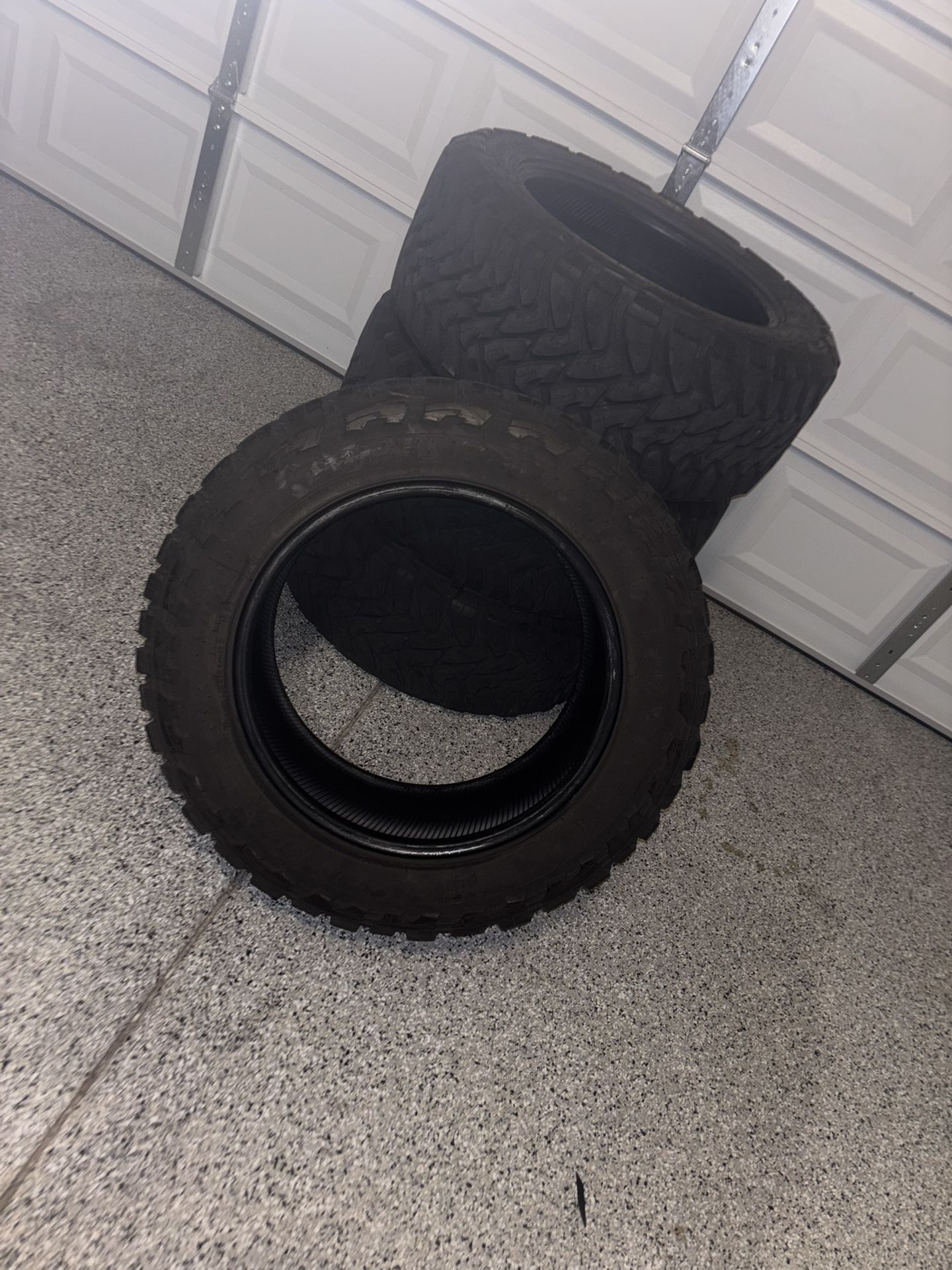 Toyo Open Country M/T 33×12.50 R20 for Sale in Tucson, AZ - OfferUp