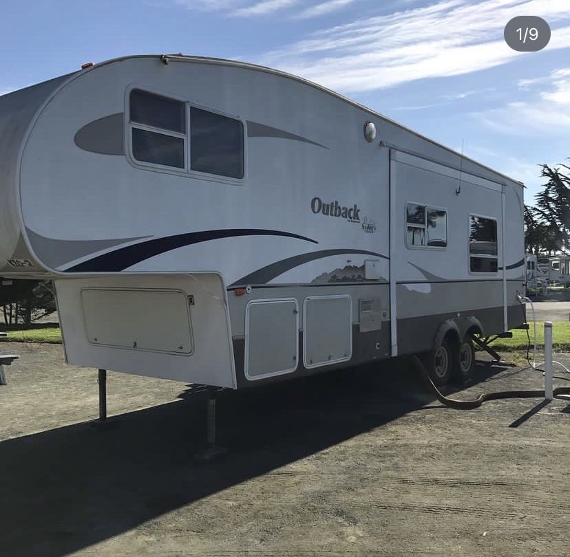 2005 outback Fifth Wheel Trailer for Sale in Bakersfield, CA - OfferUp