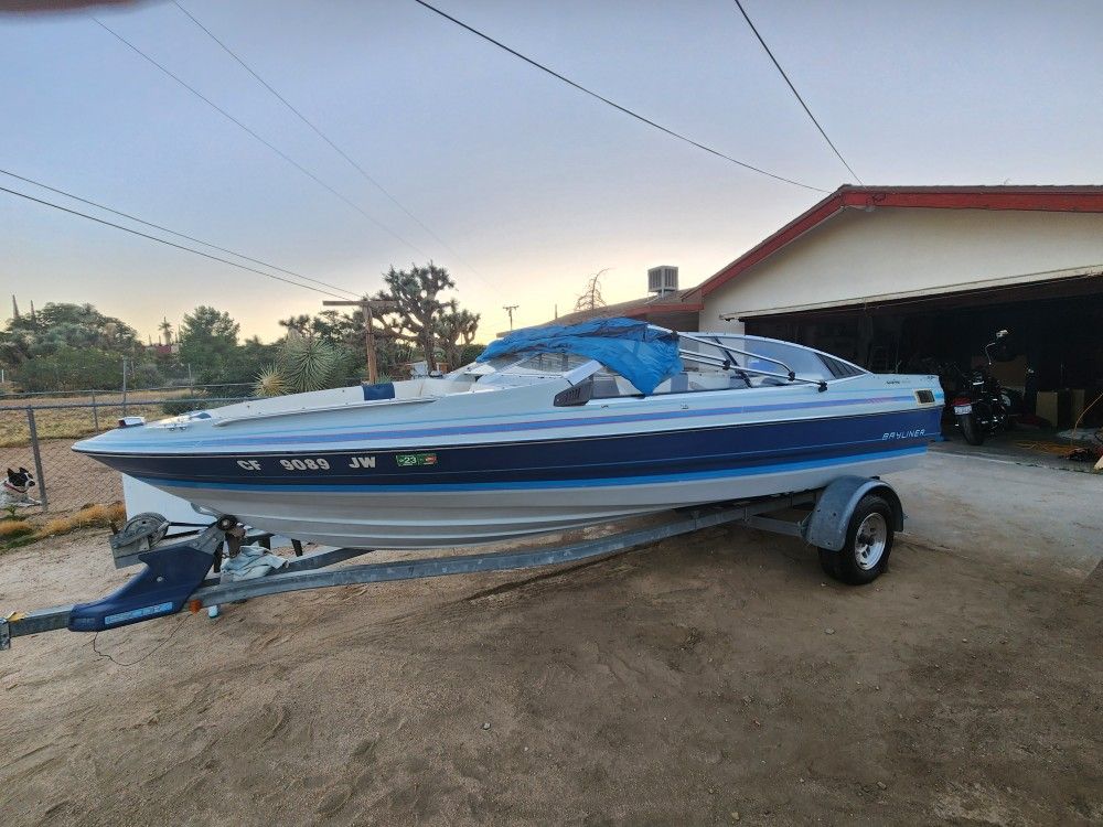89 Bayliner Capri for Sale in Yucca Valley, CA - OfferUp