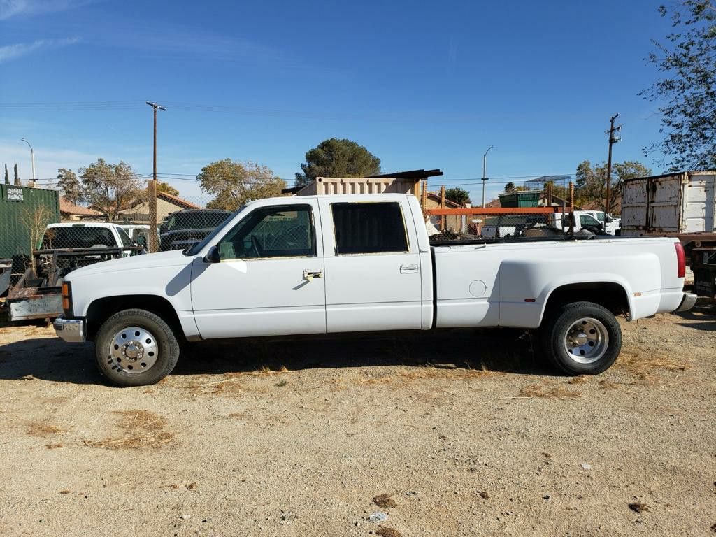 2002 Chevrolet Silverado 3500 for Sale in Westchester, CA - OfferUp