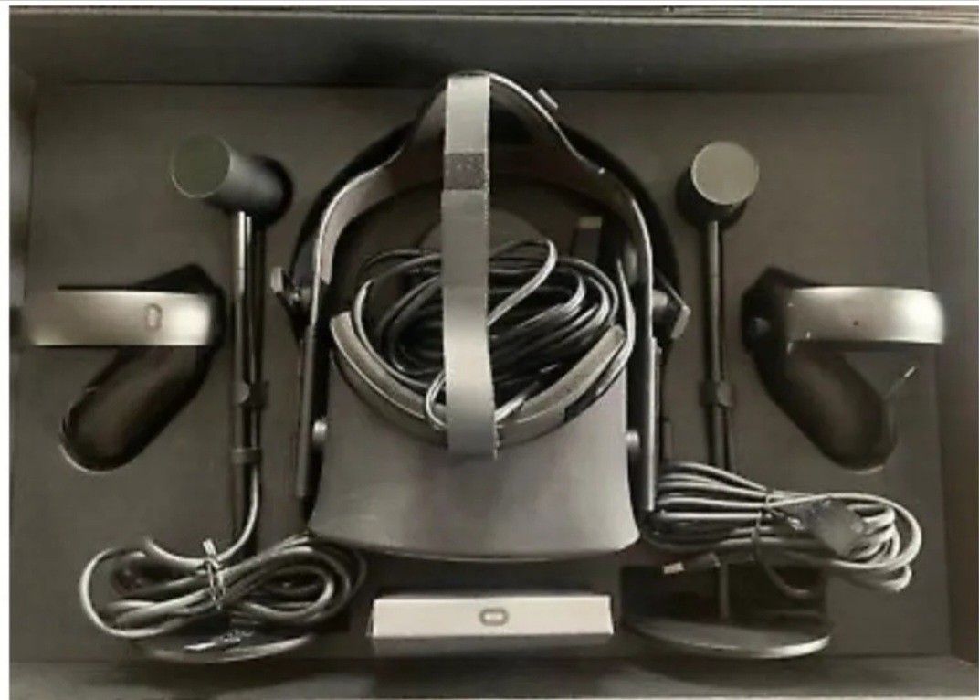 Meta Oculus Rift CV1 VR Virtual Reality Headset System - Black for Sale ...