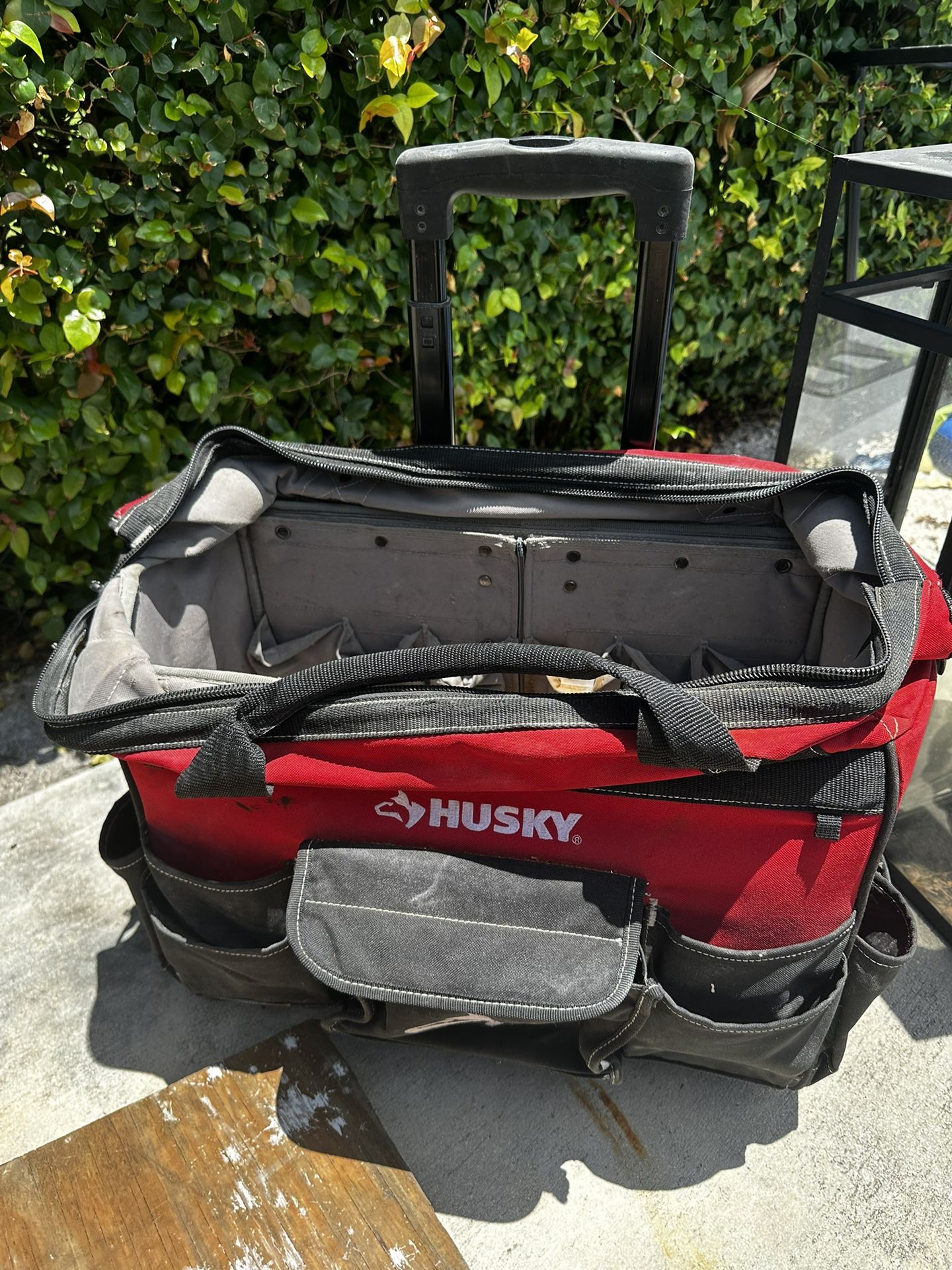Husky Rolling Tool Bag for Sale in Miami, FL - OfferUp