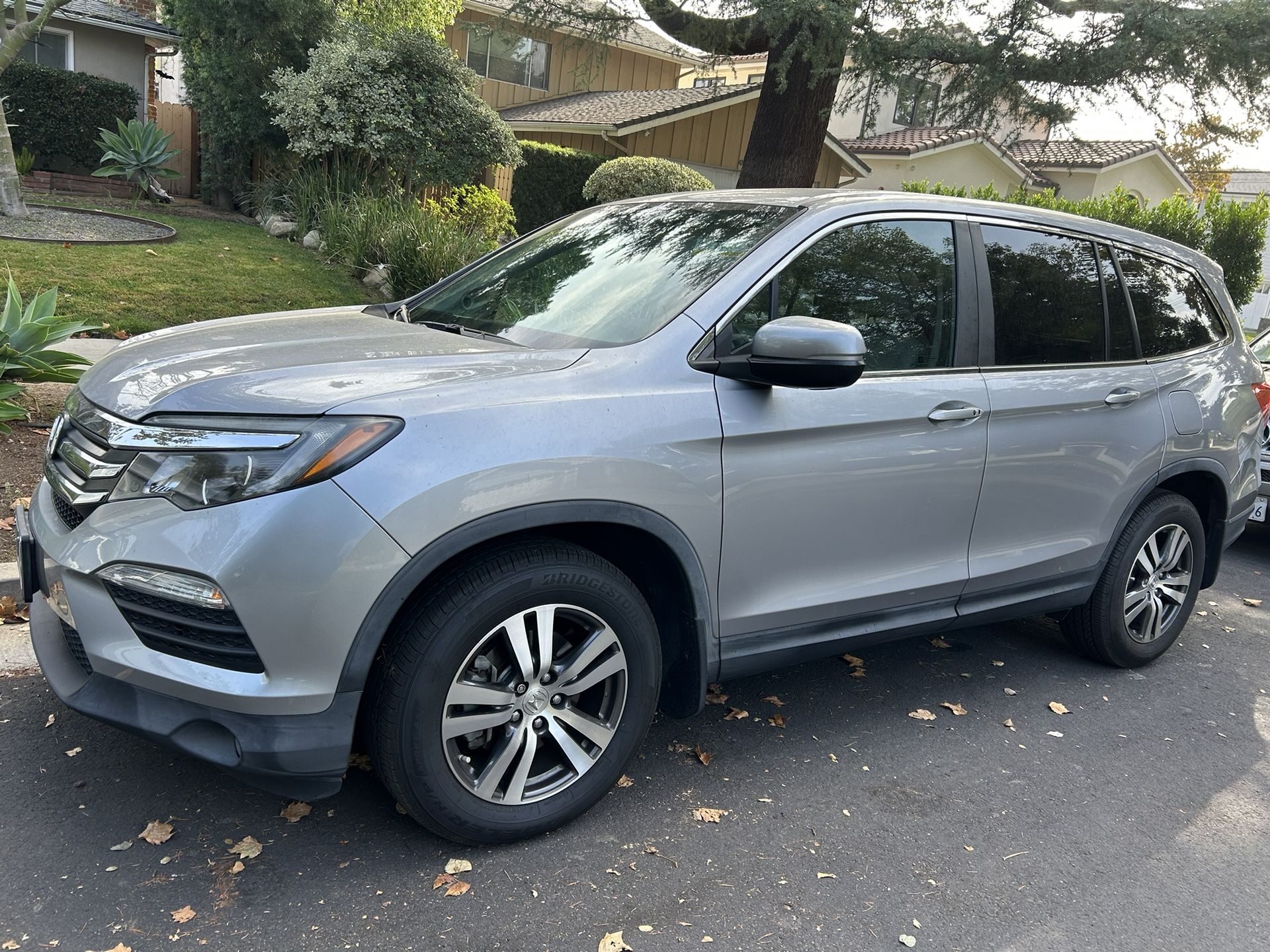 2017 Honda Pilot for Sale in Los Angeles, CA - OfferUp