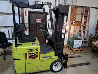 Clark TMG-15S Electric Forklift Includes Charger (Battery Not Working ...