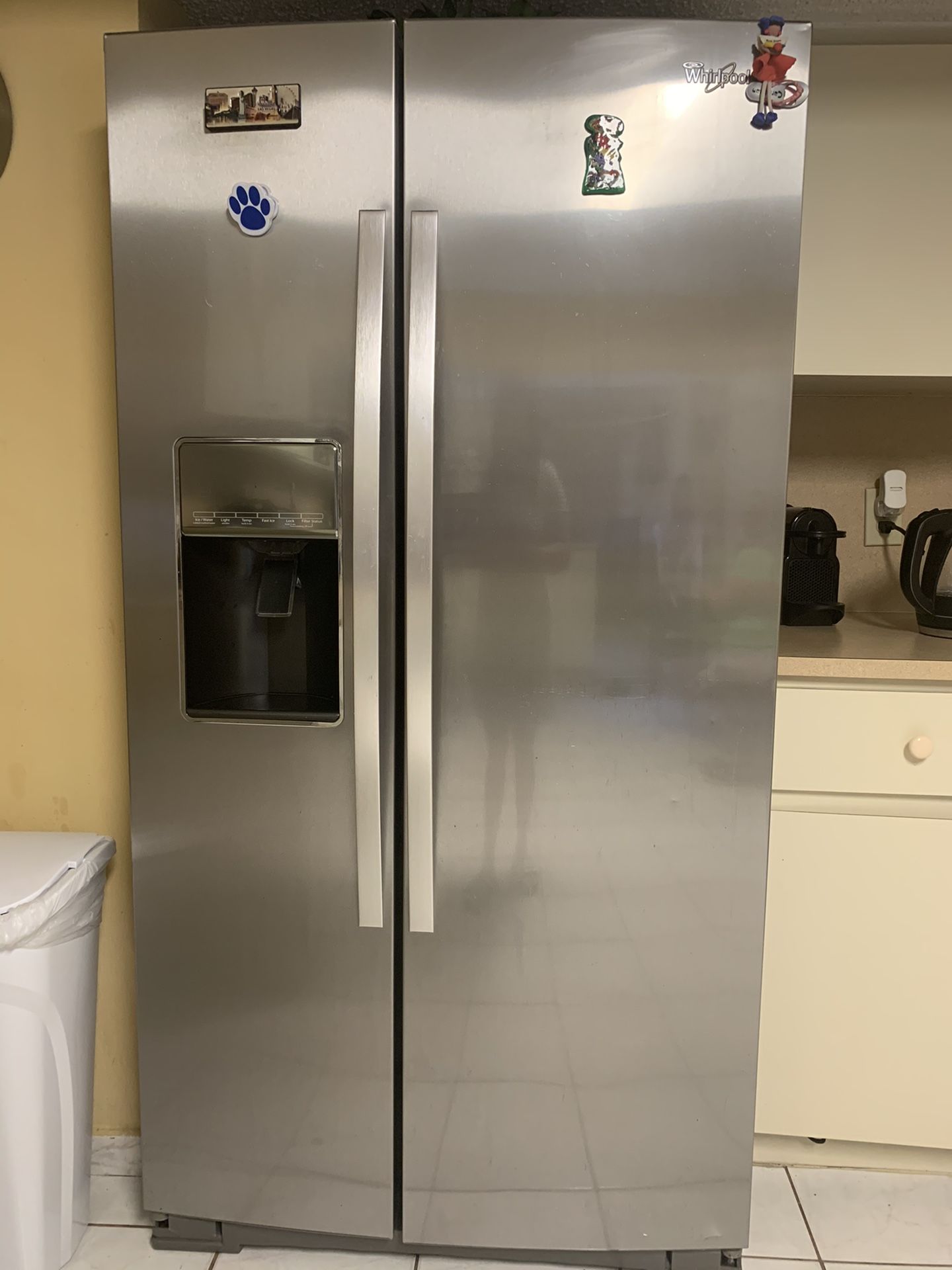 Refrigerador marca whirlpool usado pero en buen estado solo un ...