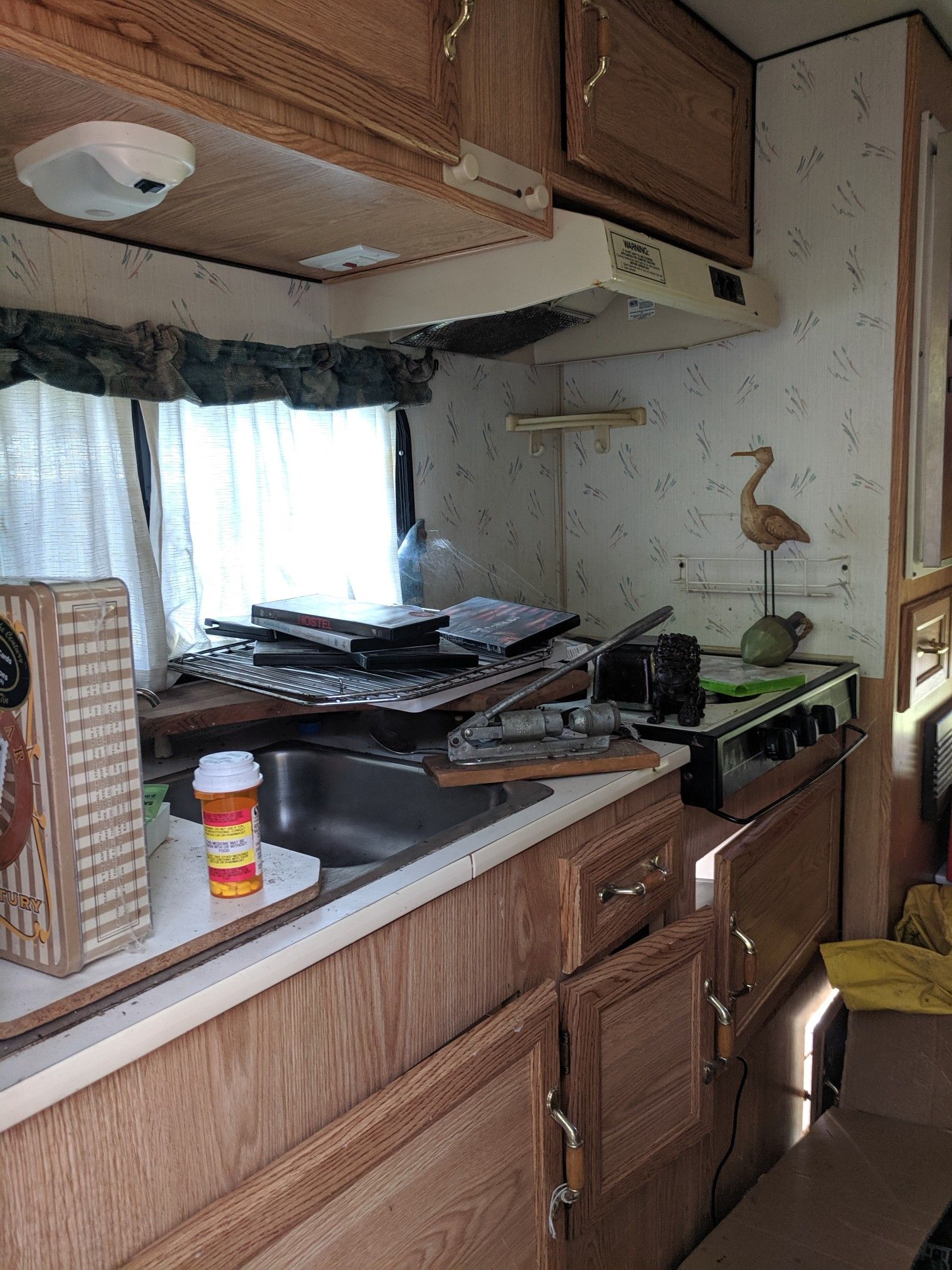 1998 750 sd pastime camper small truck size for Sale in Yacolt, WA ...