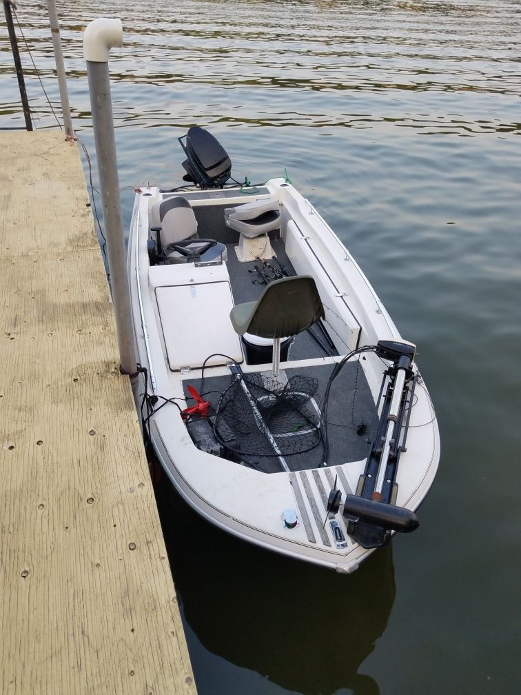 15ft avanti fishing boat for Sale in South Elgin, IL - OfferUp