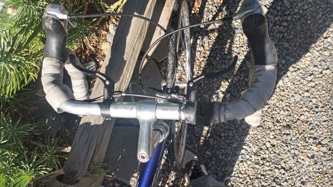 Trek 2000 Alpha SL Road Bike for Sale in Lake Elsinore, CA - OfferUp