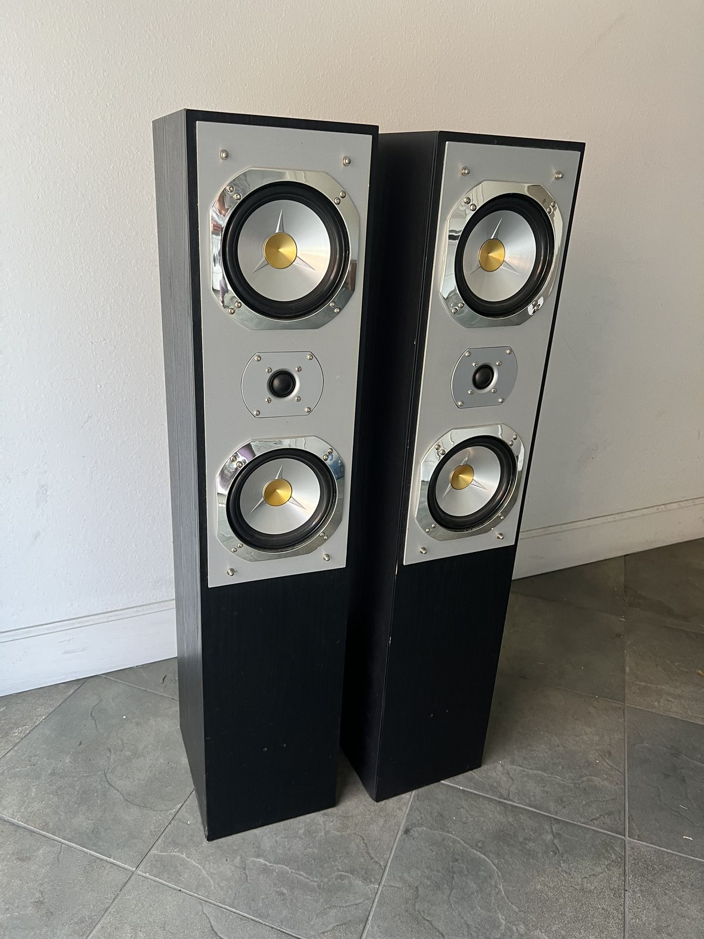 Audioline Tower Speakers for Sale in Seattle, WA - OfferUp