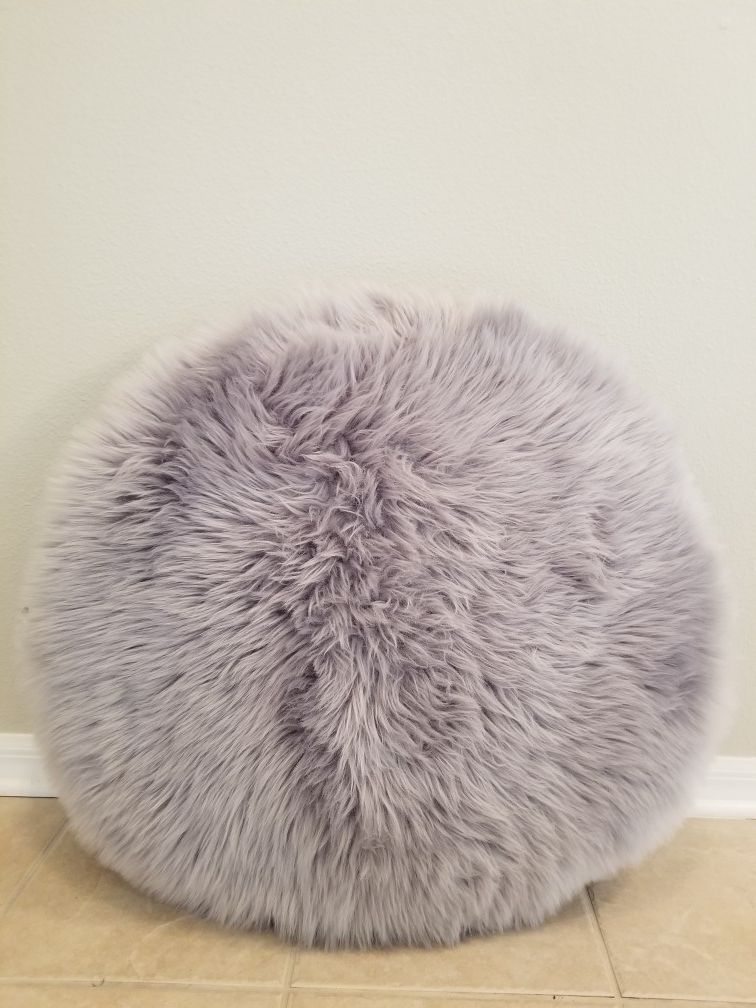 Grey Fluffy Floor Poof for Sale in Zephyrhills, FL - OfferUp