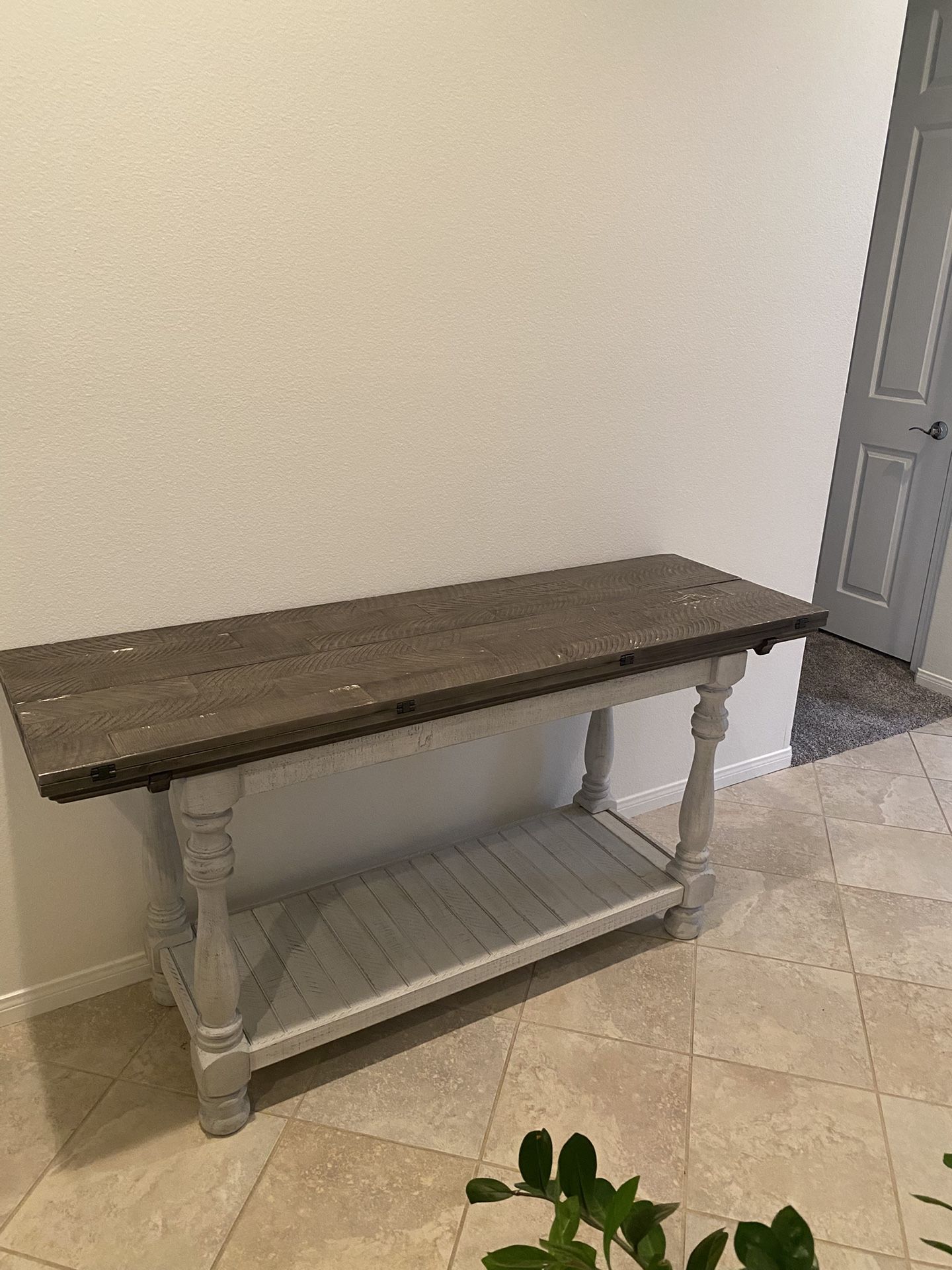 Havalance Sofa Table By Ashley for Sale in Beaumont, CA - OfferUp