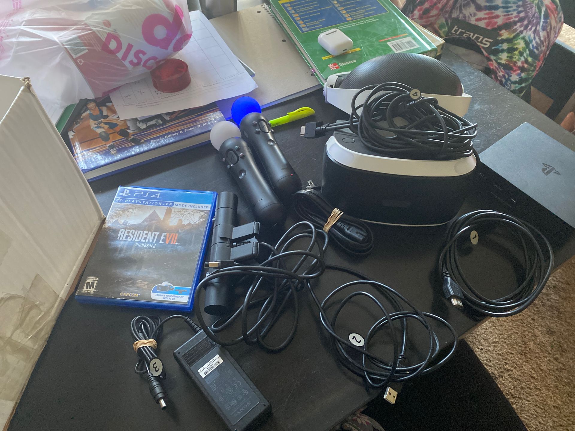 PS4 Pro VR complete setup HDR compatible with 1 game for Sale in ...