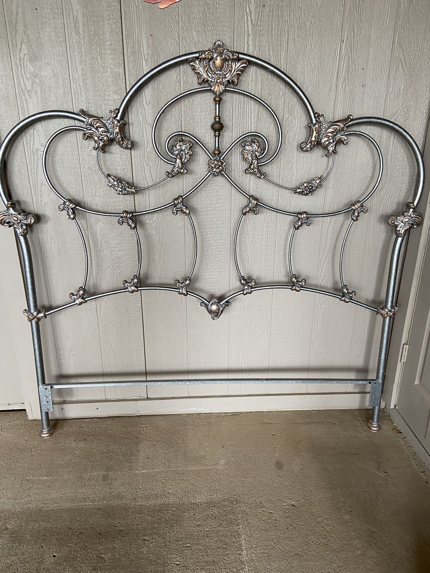 Iron Queen Headboard for Sale in Flagstaff, AZ - OfferUp