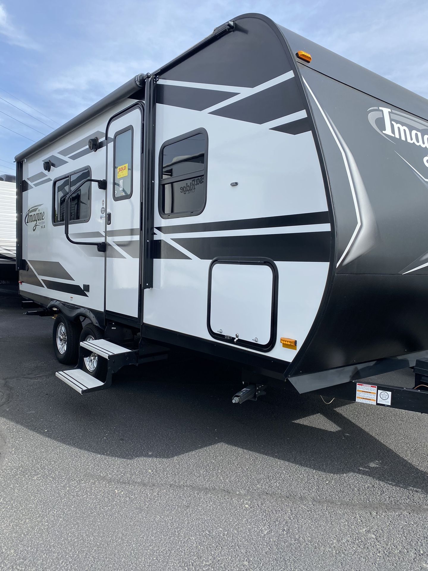 2019 Grand Design Imagine XL 18RBE for Sale in Phoenix, AZ - OfferUp