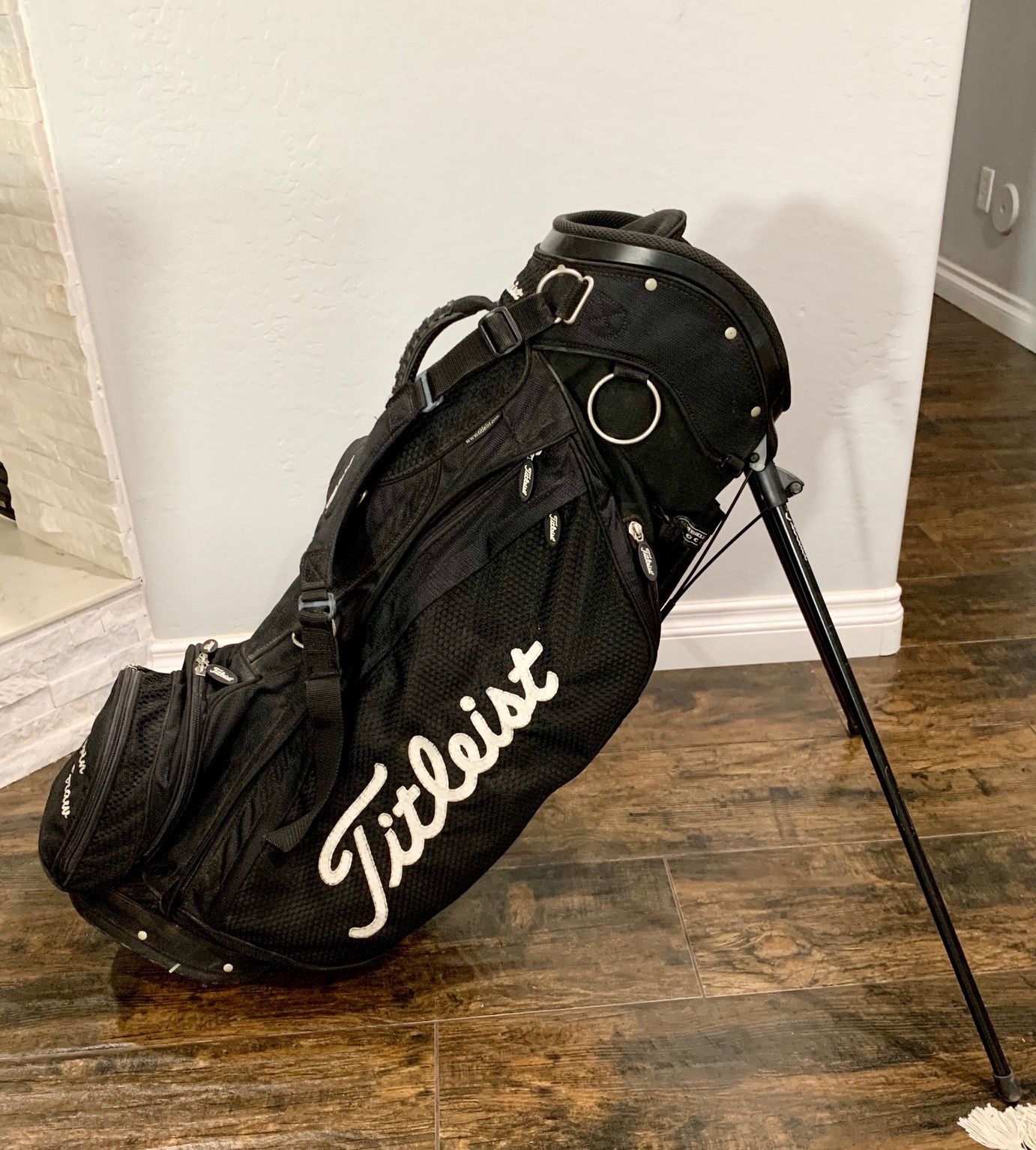 Titleist *Ping Callaway TaylorMade Nike Mizuno Cobra Golf Clubs Putter Golf Balls* for Sale in ...