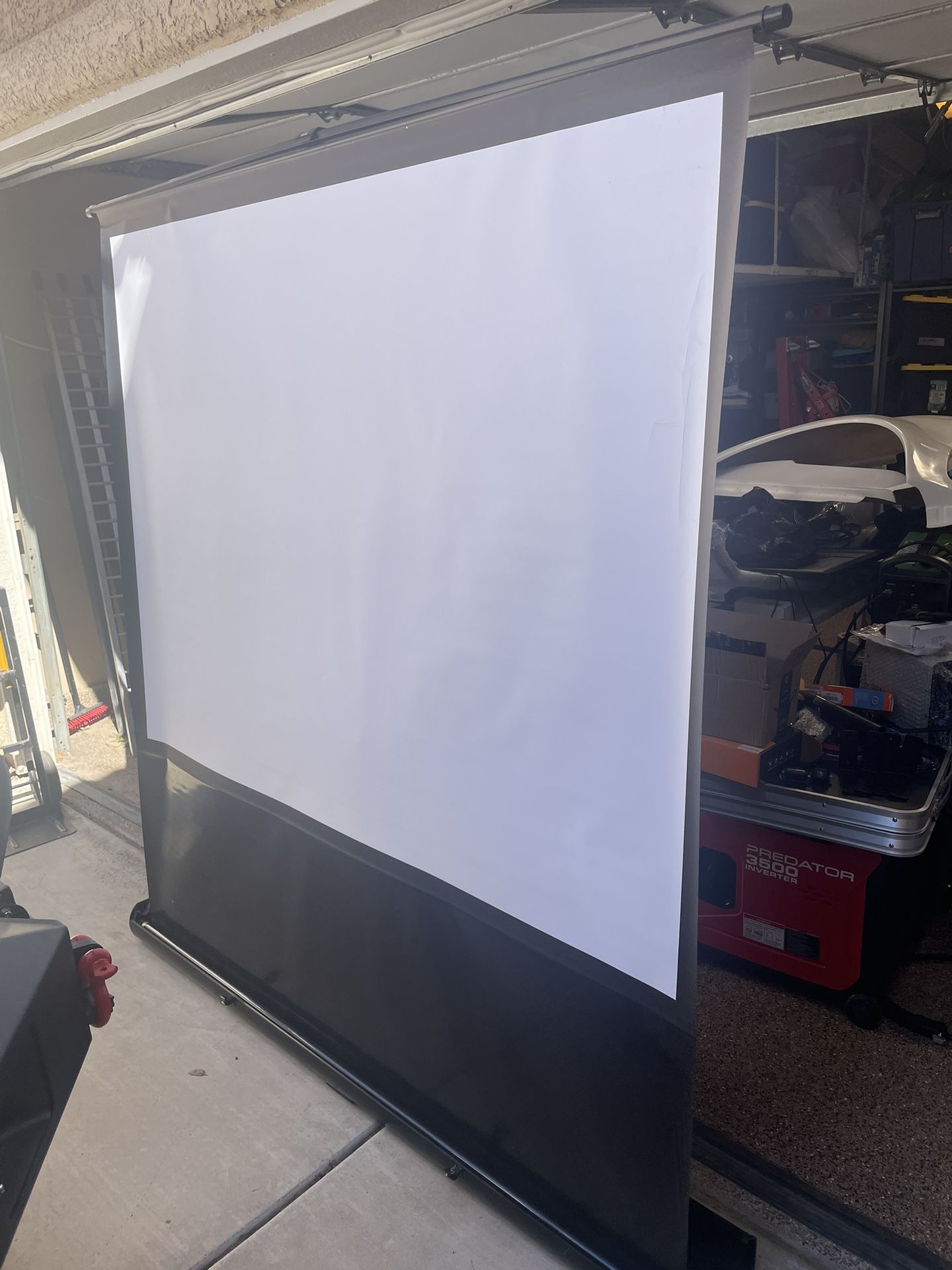 6 Foot Projector Screen for Sale in Las Vegas, NV - OfferUp