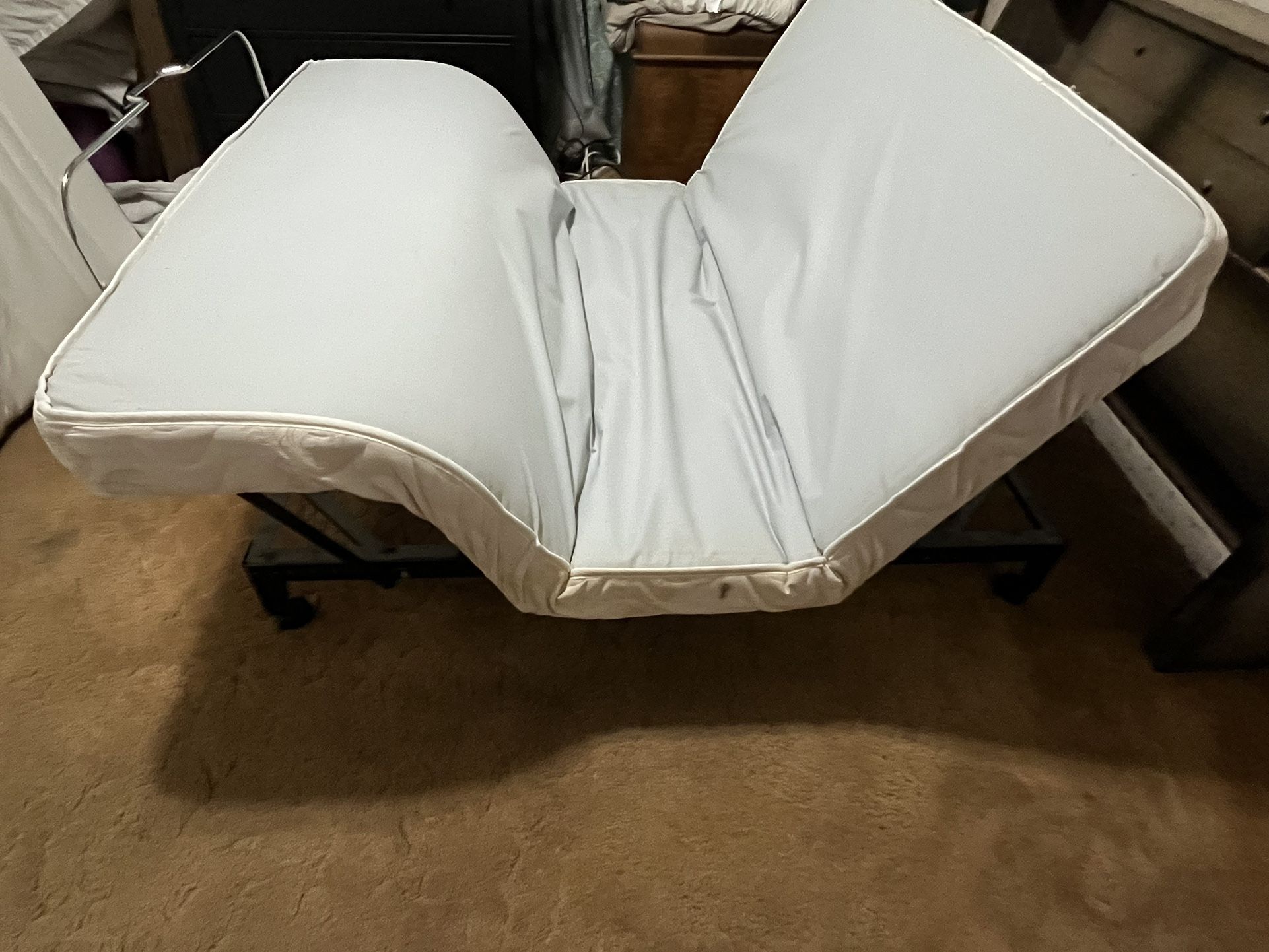 Craftmatic Adjustable Bed Frame for Sale in Los Angeles, CA - OfferUp