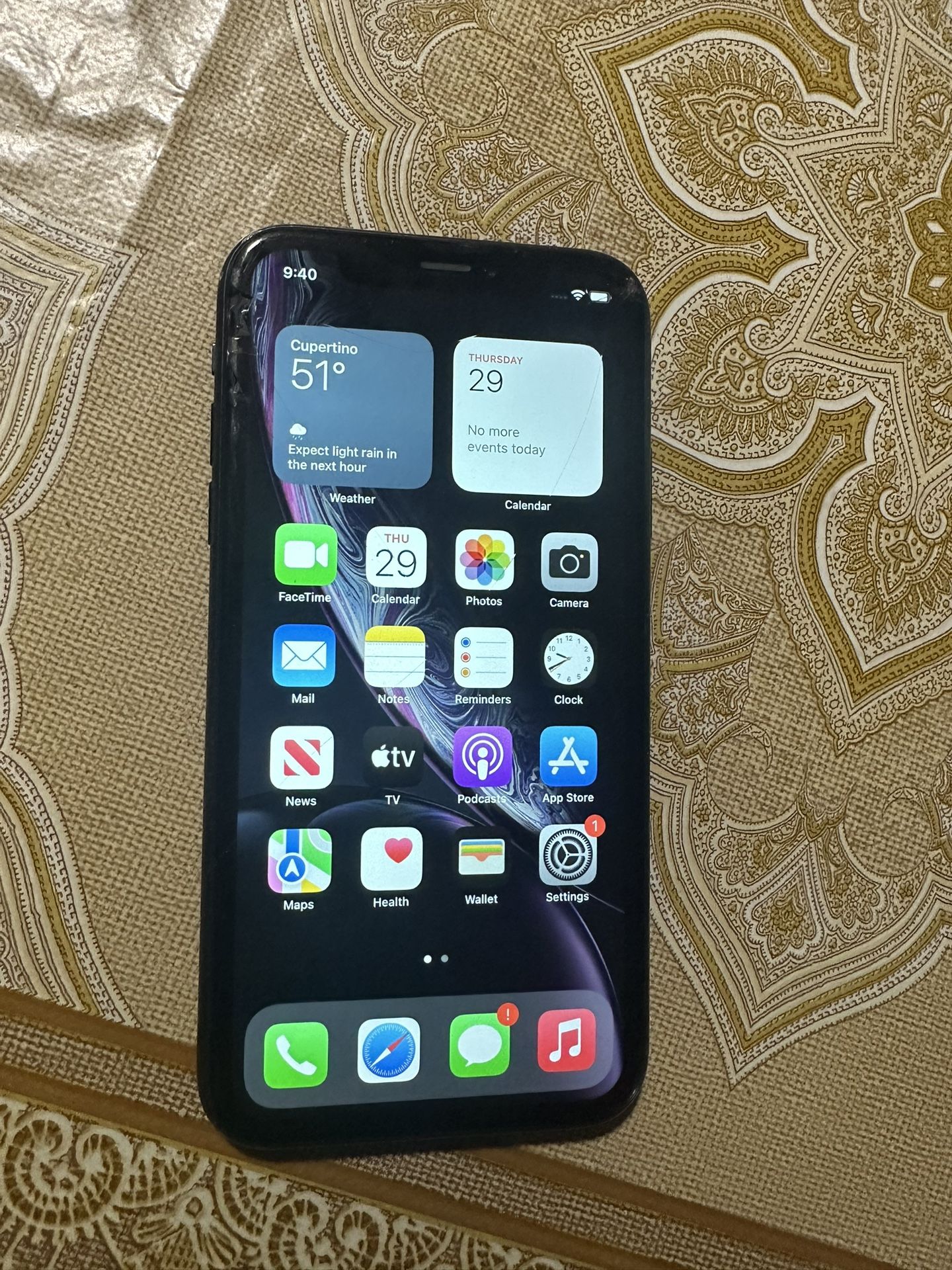 iPhone XR Unlocked 64g for Sale in Camarillo, CA - OfferUp