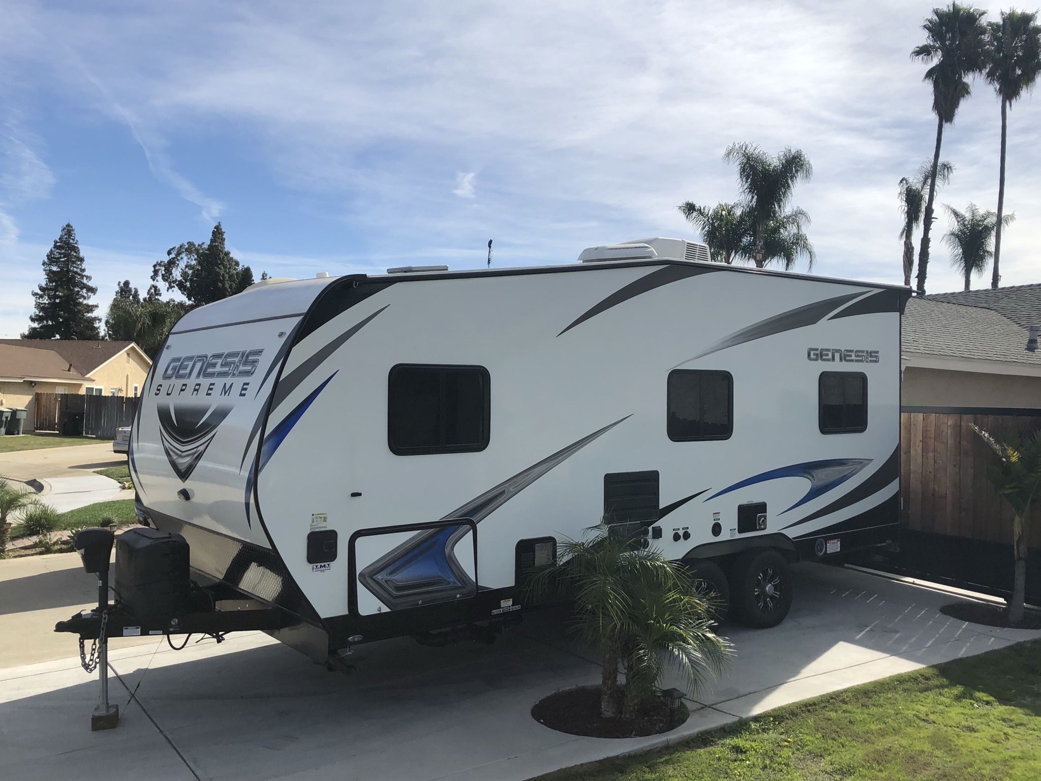 2018 Genesis Toy Hauler Model 19SS for Sale in Chino, CA - OfferUp