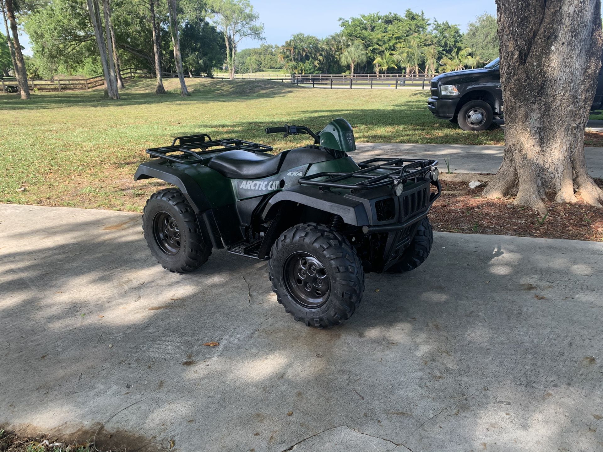 Arctic cat 300 green 4x4 atv 4 wheeler for Sale in Boca Raton, FL - OfferUp