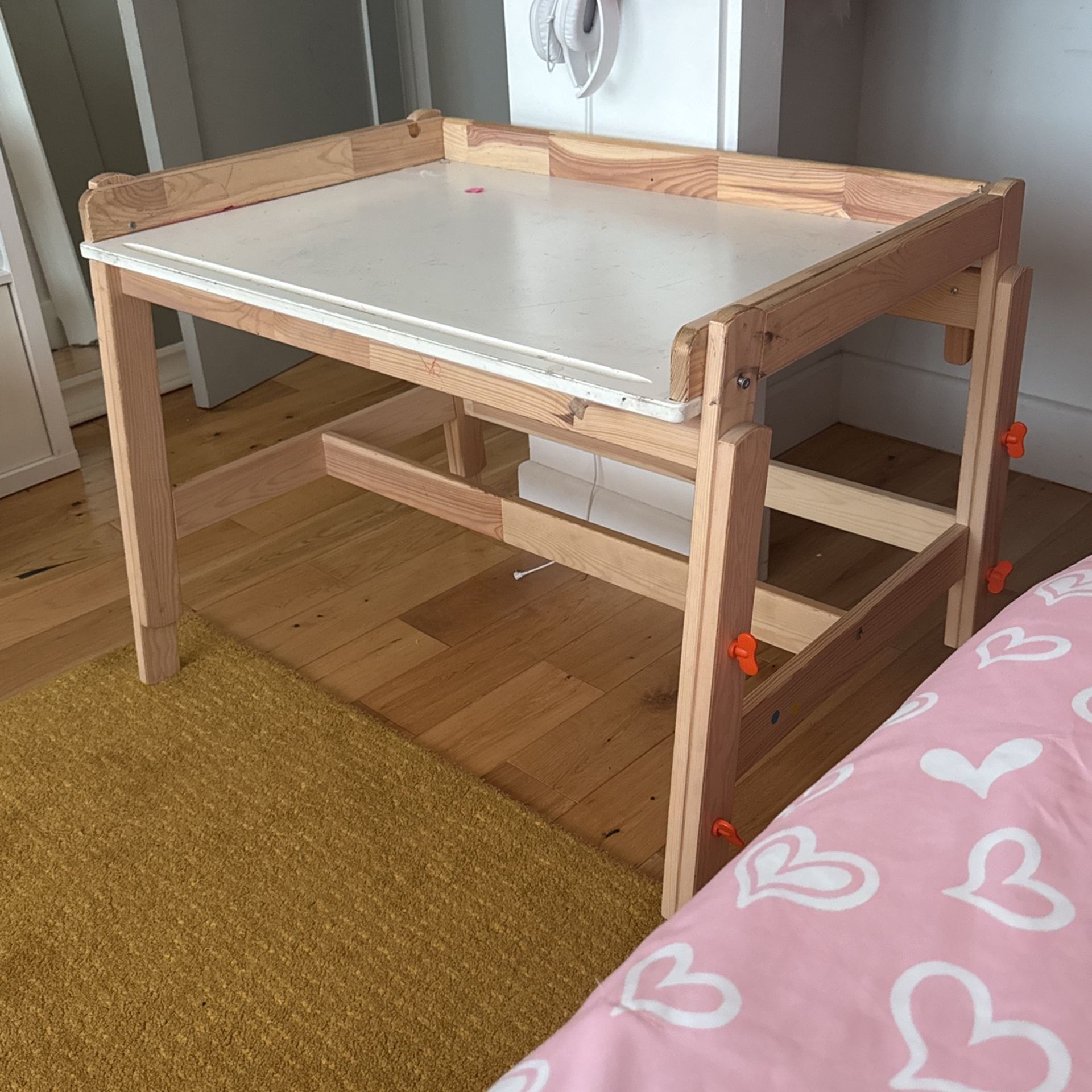 IKEA Kids Drafting Table $30 for Sale in Los Angeles, CA - OfferUp
