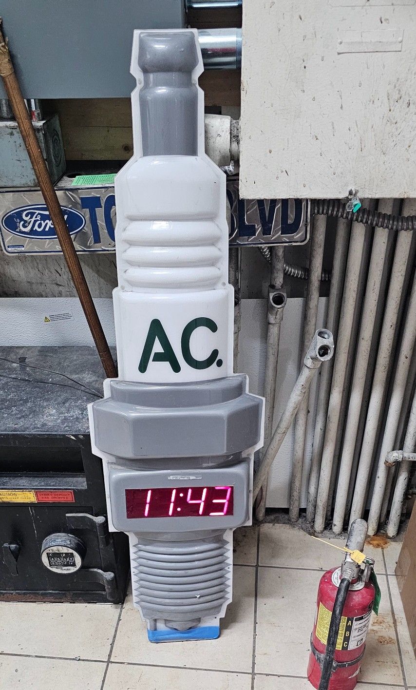 VINTAGE AC DELco Clock for Sale in Anaheim, CA - OfferUp