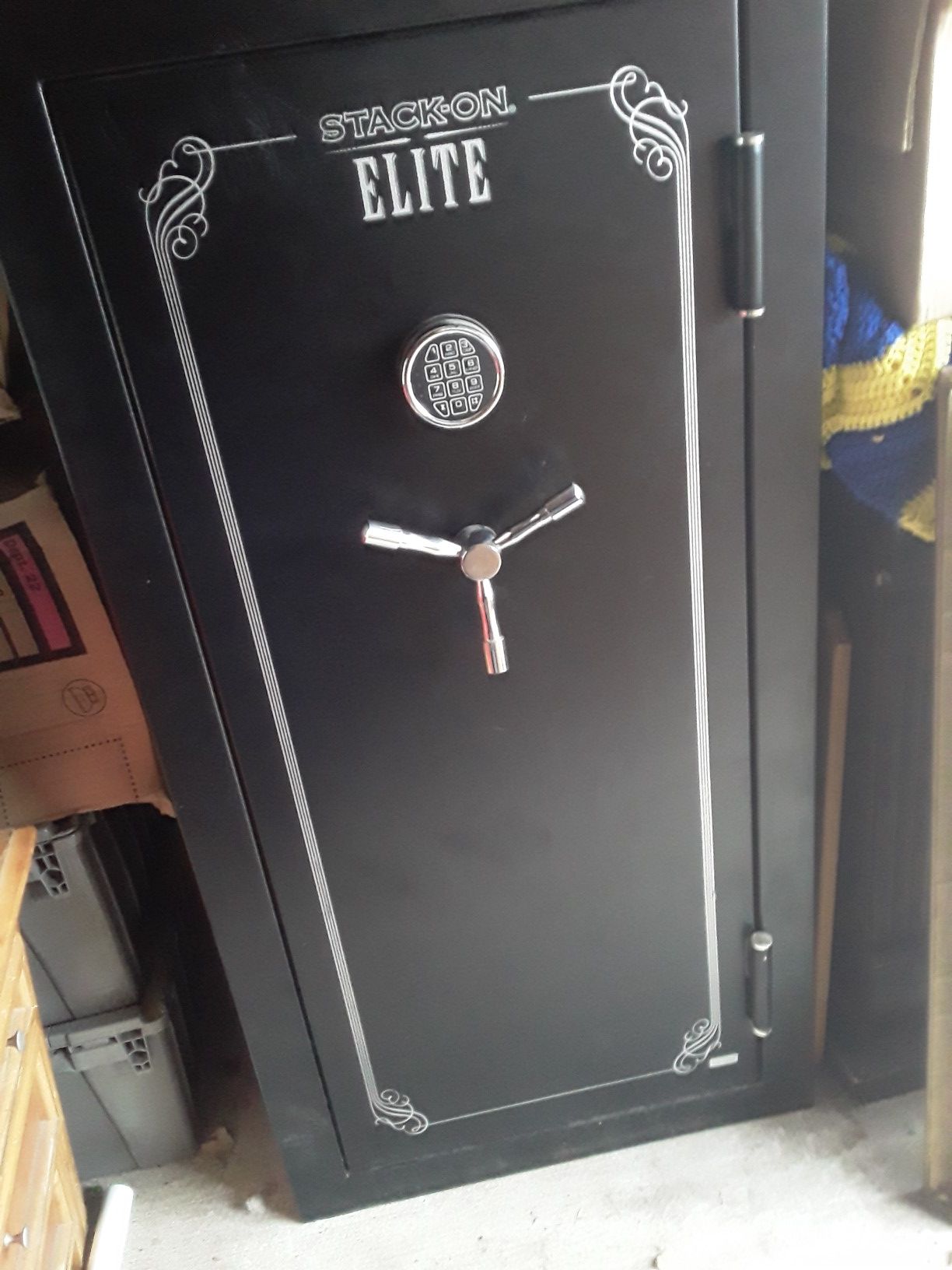 Stack On ELITE 36-40 gun fireproof safe for Sale in Little Elm, TX ...