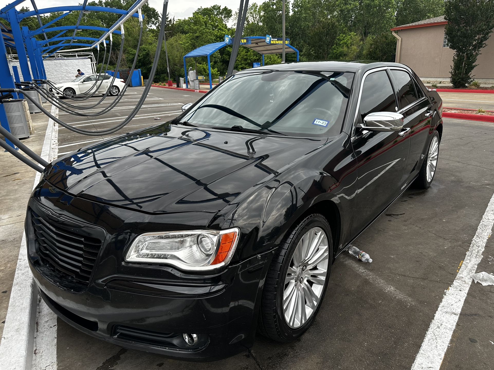2011 Chrysler 300c for Sale in Dallas, TX - OfferUp