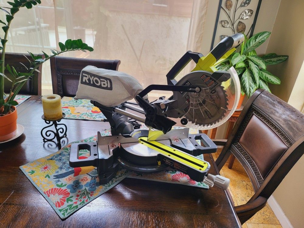 Ryobi 10 Amp Corded 7-1/4 in. Compound Sliding Miter Saw for Sale in Chula Vista, CA - OfferUp