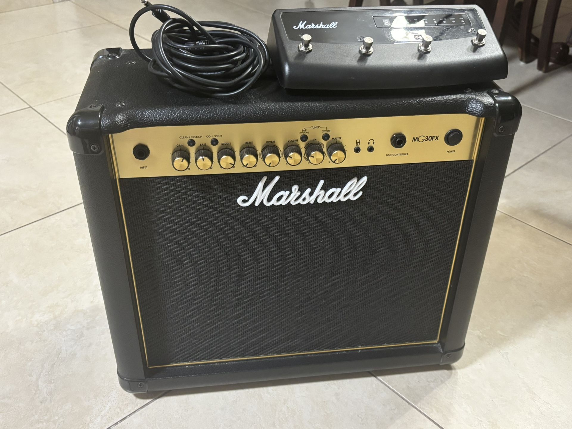 Marshall MG30FX Amp + 4-way footswitch PEDL for Sale in Miami, FL - OfferUp