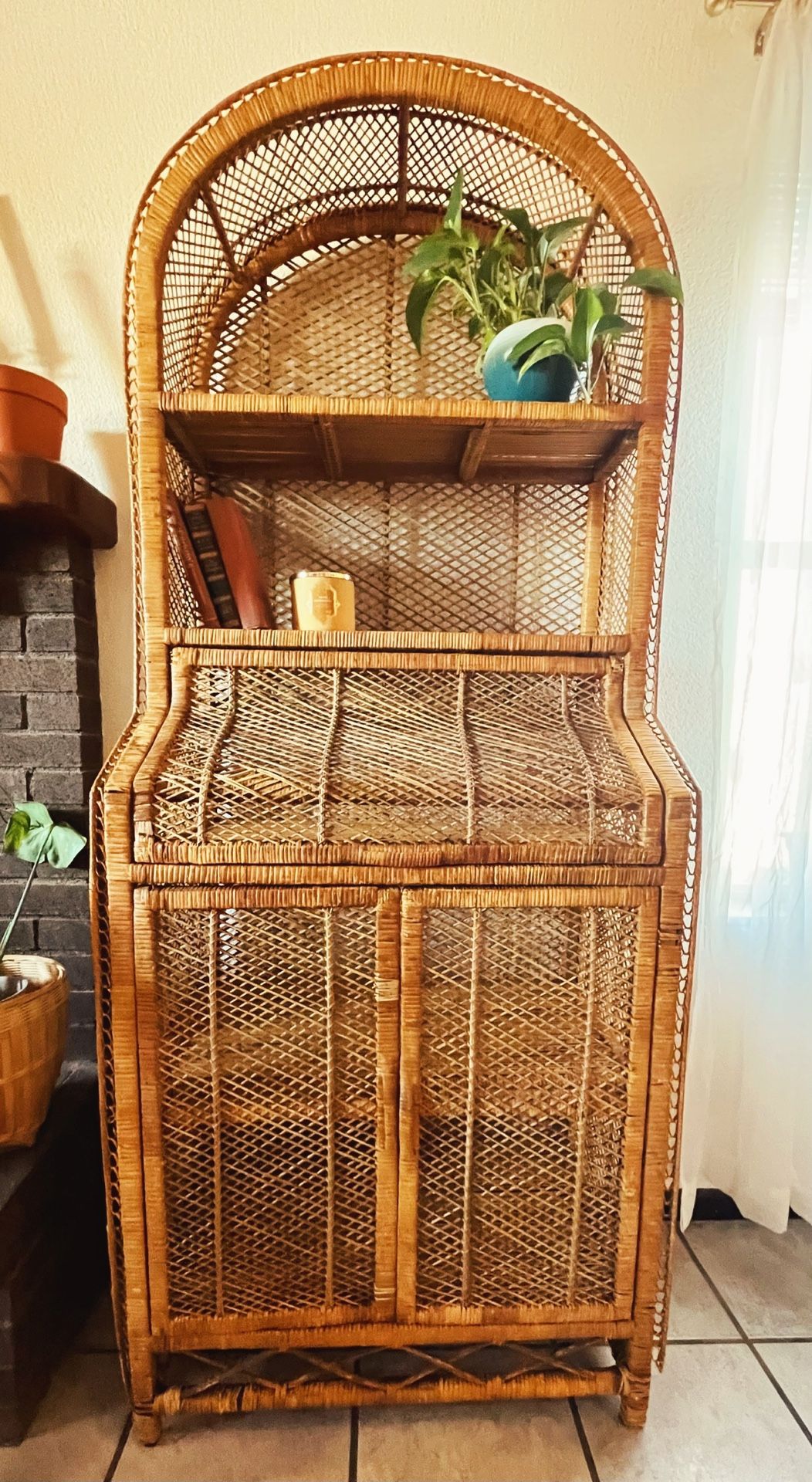 Vintage Wicker And Rattan Peacock Hutch for Sale in Yuma, AZ - OfferUp