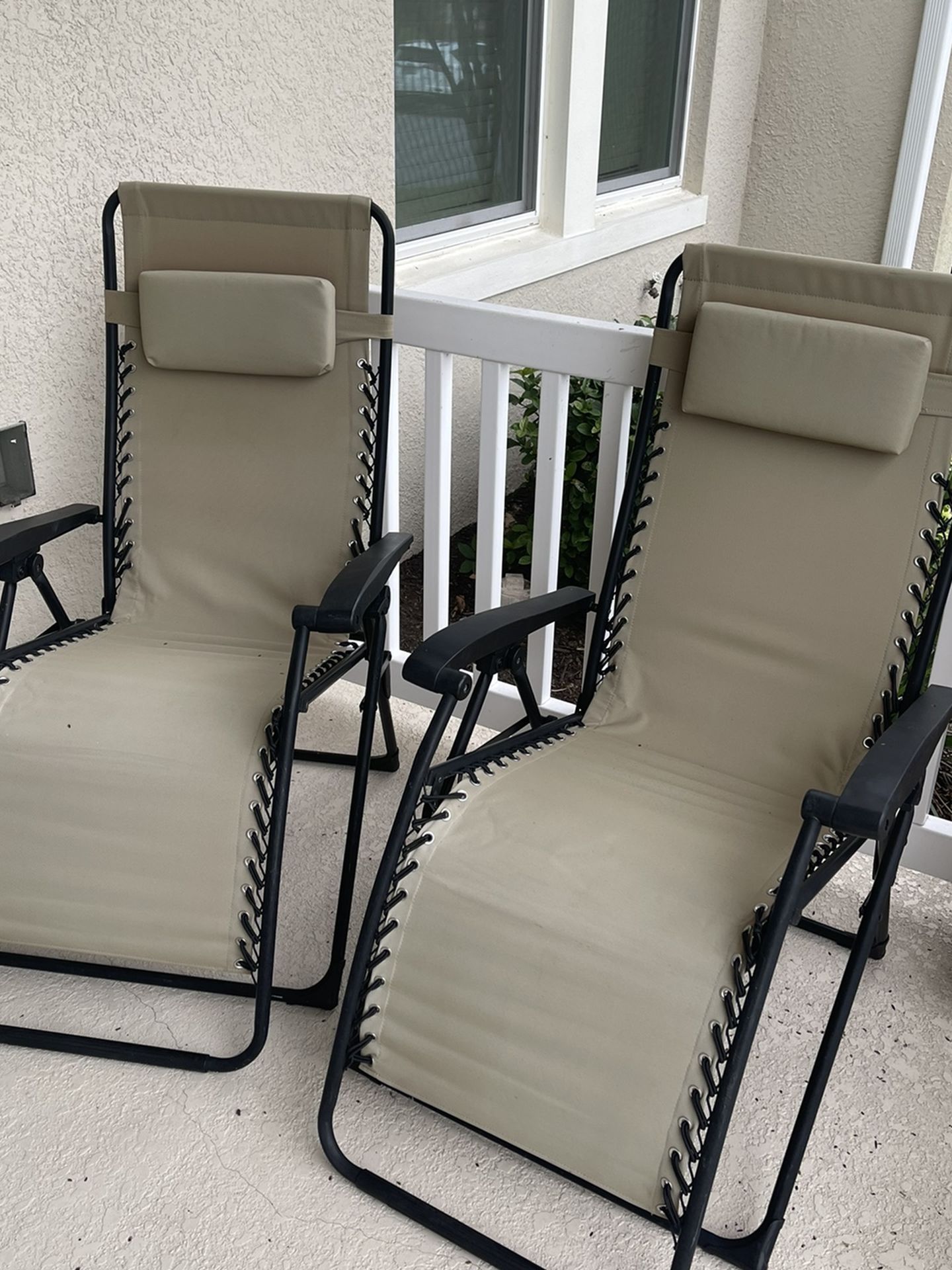 Beach Chair Set Of Two for Sale in Winter Garden, FL - OfferUp