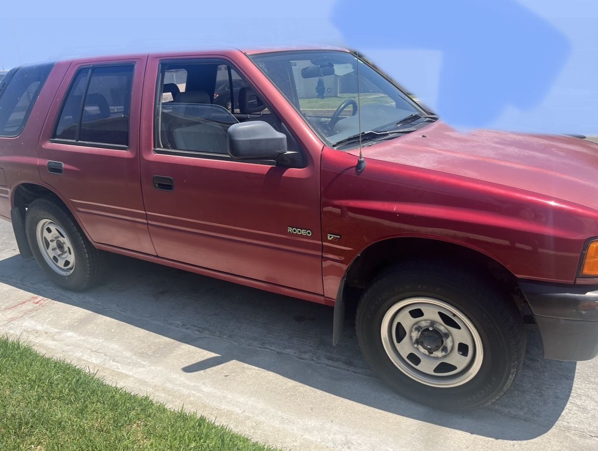 1997 Isuzu Rodeo for Sale in Huntington Beach, CA - OfferUp