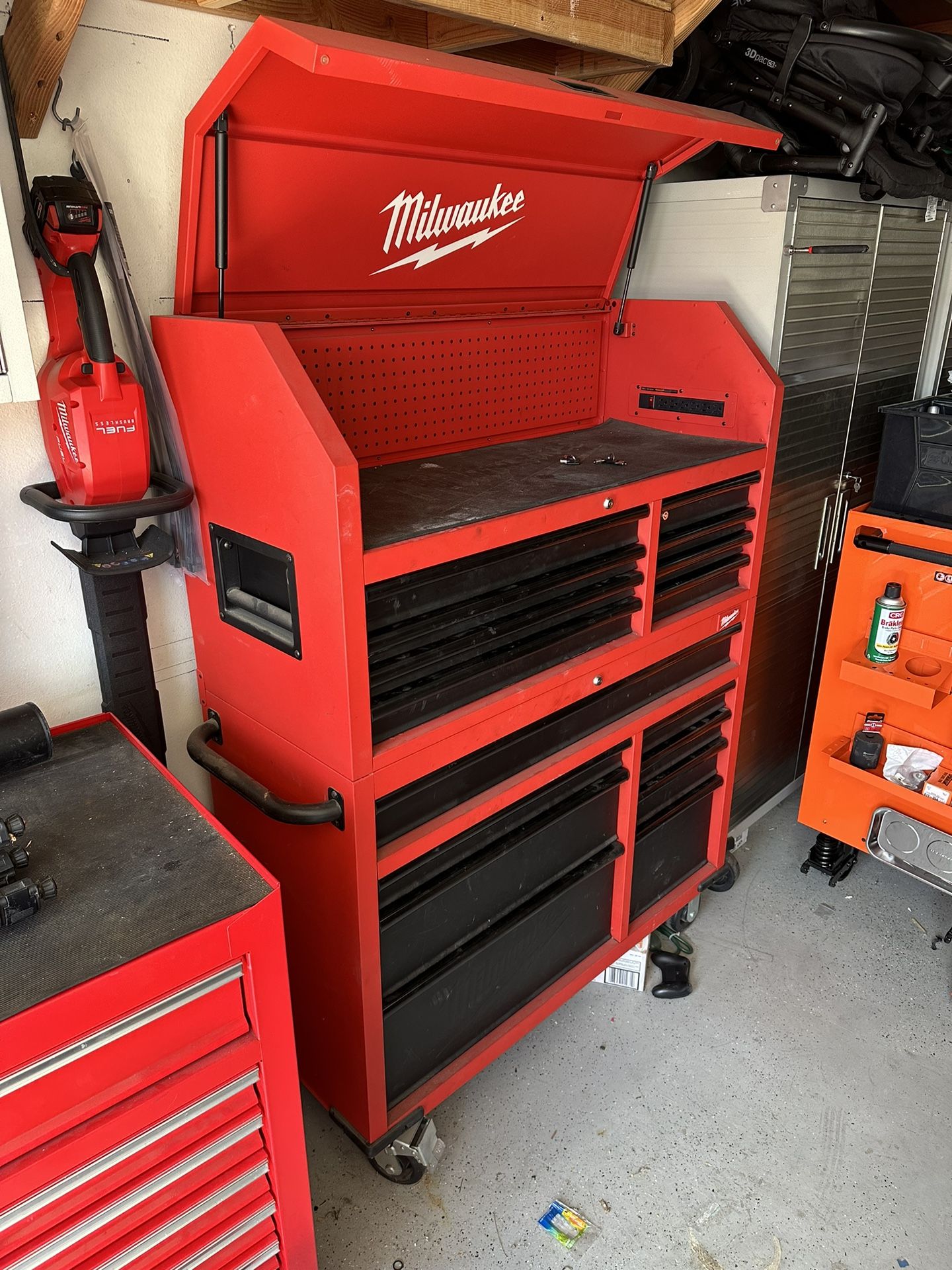 46” Milwaukee Tool Box for Sale in Yorba Linda, CA - OfferUp