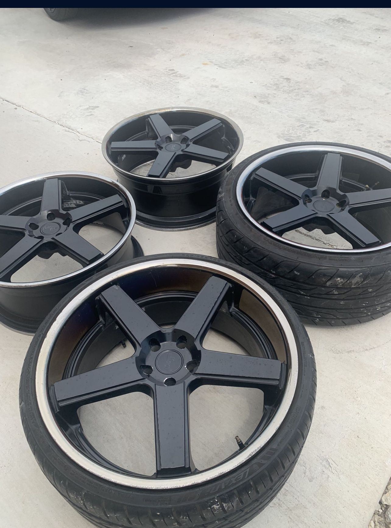 DODGE CHALLENGER 22 INCH STAGGERED RIMS WHEELS for Sale in San Antonio ...