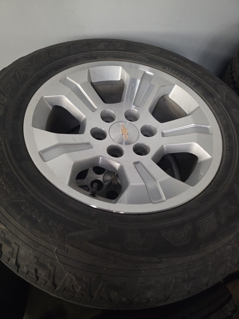4 Chevrolet Rims And Tires 6 Lug GM for Sale in San Antonio, TX - OfferUp