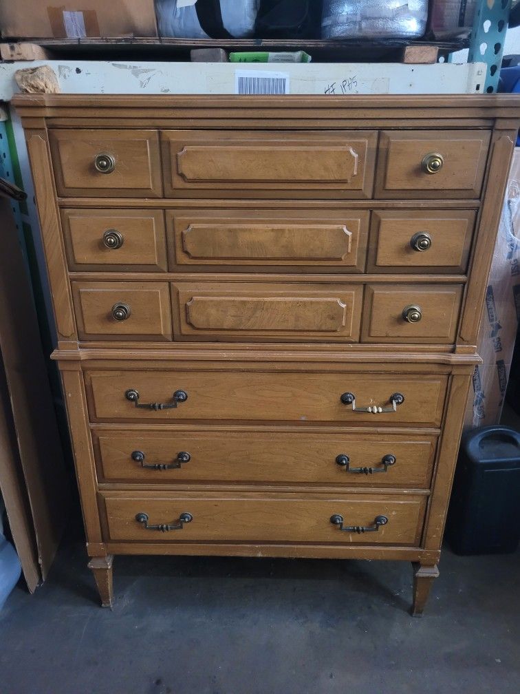 Dresser 6 Drewers for Sale in Halndle Bch, FL - OfferUp