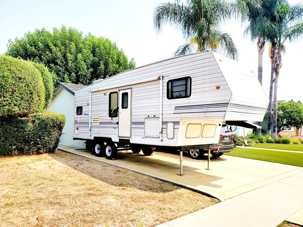 1997 Thor Wanderer 27ft 5th wheel Travel Trailer 2021 Tags & Automatic ...