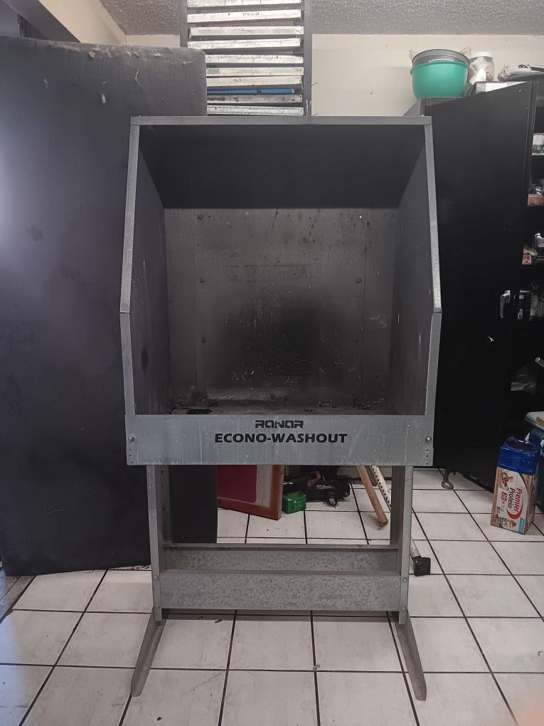 Screen Print Wash Out Booth for Sale in Bell Gardens, CA - OfferUp