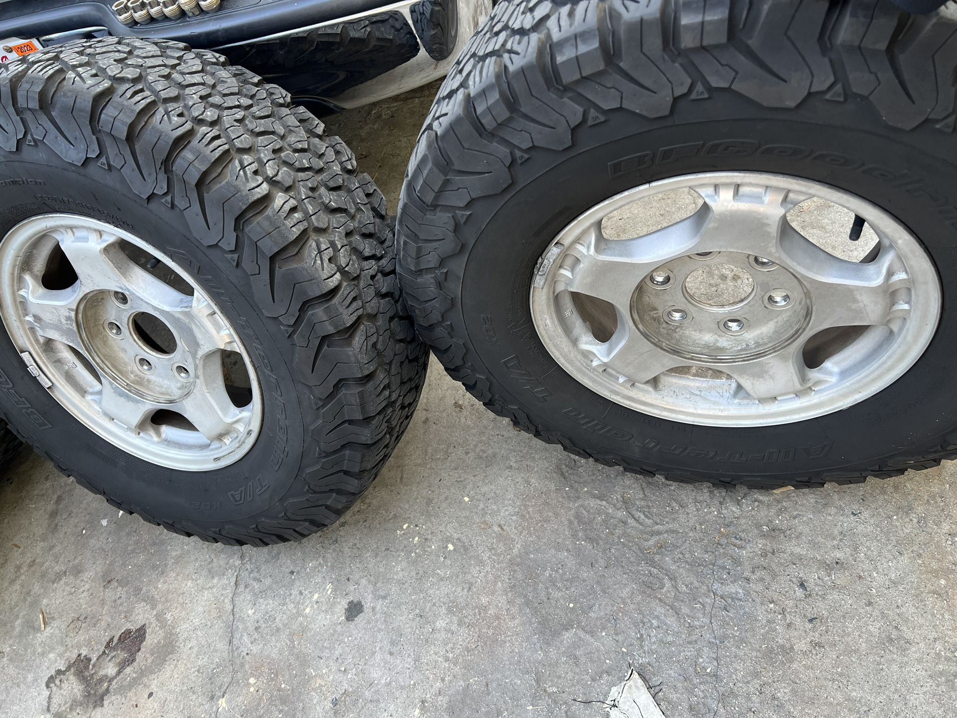 16 inch OEM CHEVY SILVERADO RIMS AND TIRES for Sale in Los Angeles, CA ...