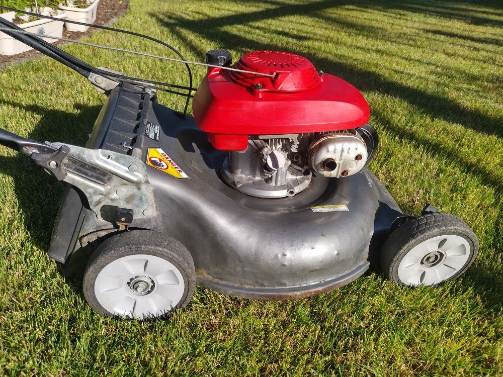 Honda Lawn Mower for Sale in Bonney Lake, WA - OfferUp
