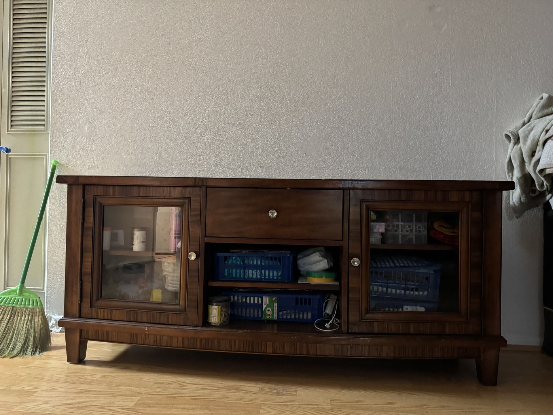 Solid Hardwood Convex TV Stand for Sale in Phoenix, AZ - OfferUp