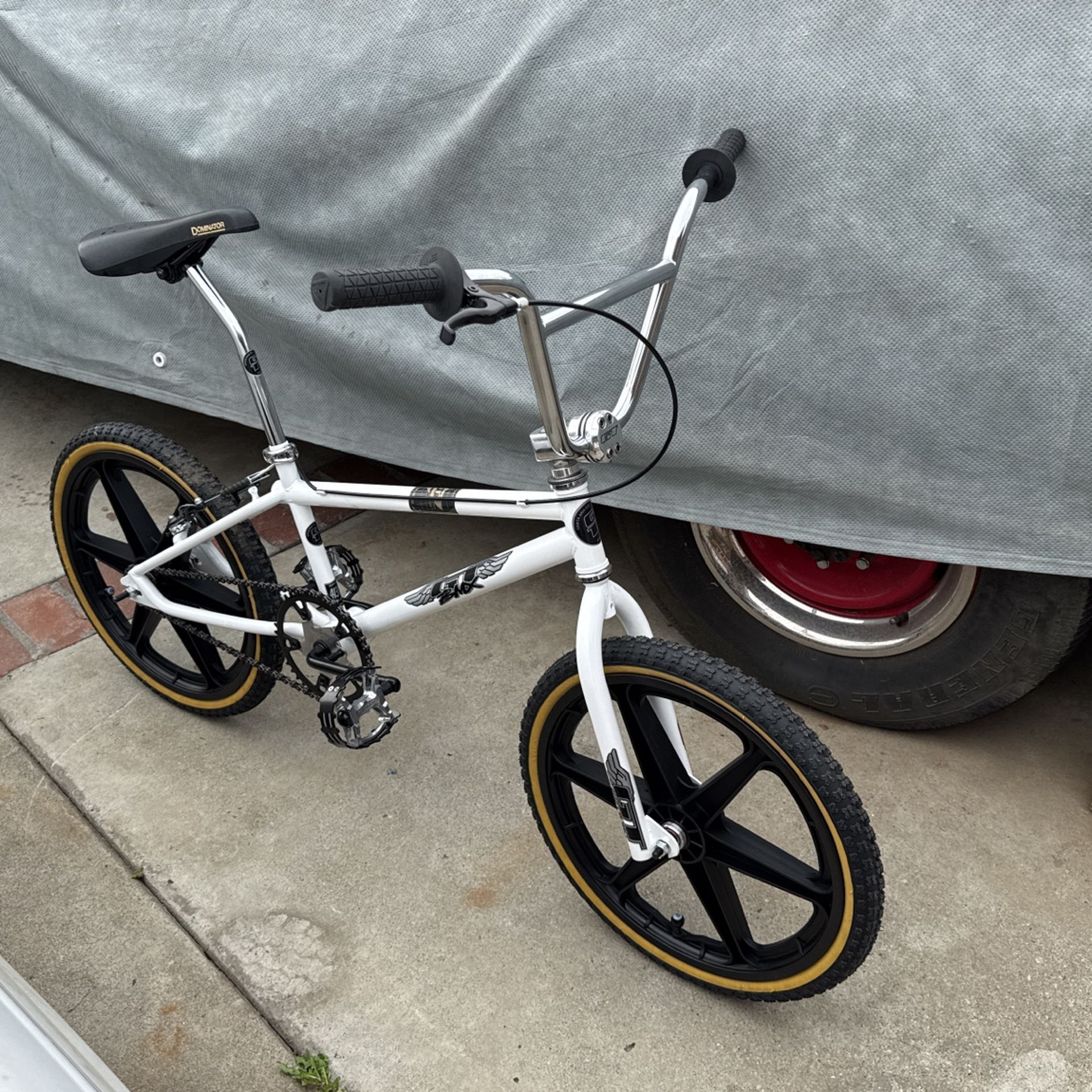 90s Old school Bmx GT Mach One Bike for Sale in Pomona, CA - OfferUp