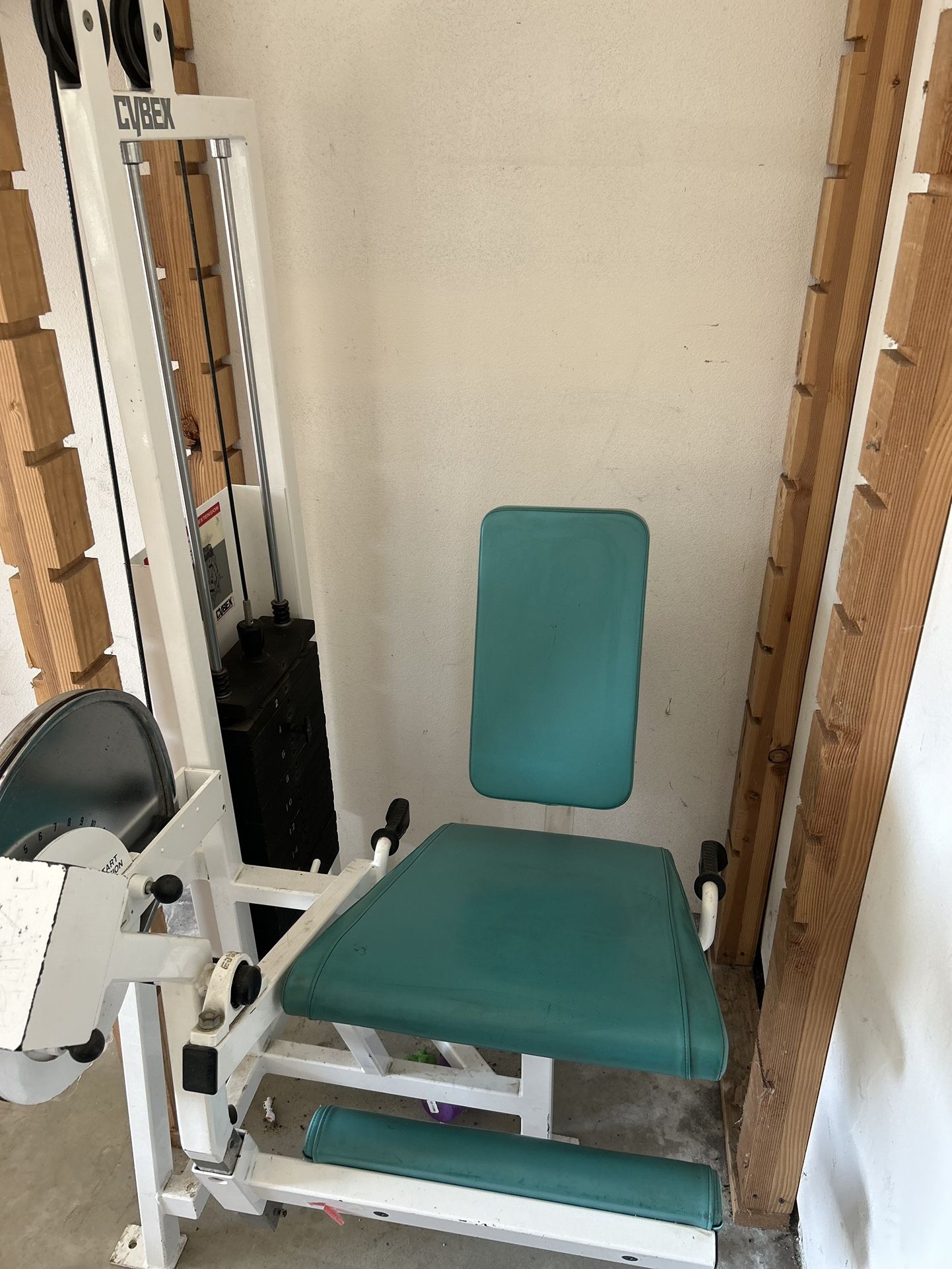 CYBEX VR2 leg extension for Sale in Vista, CA - OfferUp
