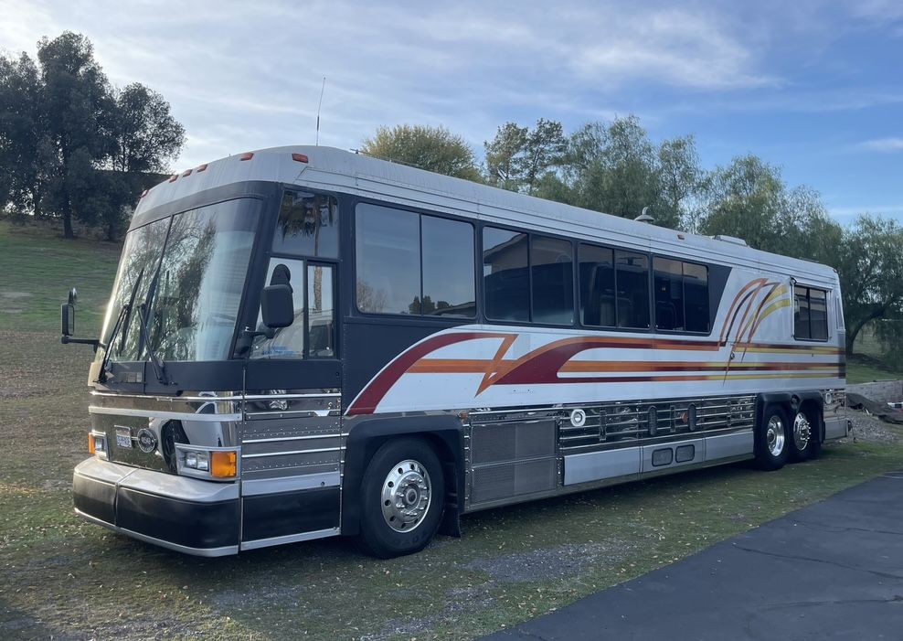 1989 Mci Bus Conversion for Sale in Menifee, CA - OfferUp