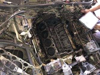 Chevy 305 Engine for Sale in Phoenix, AZ - OfferUp