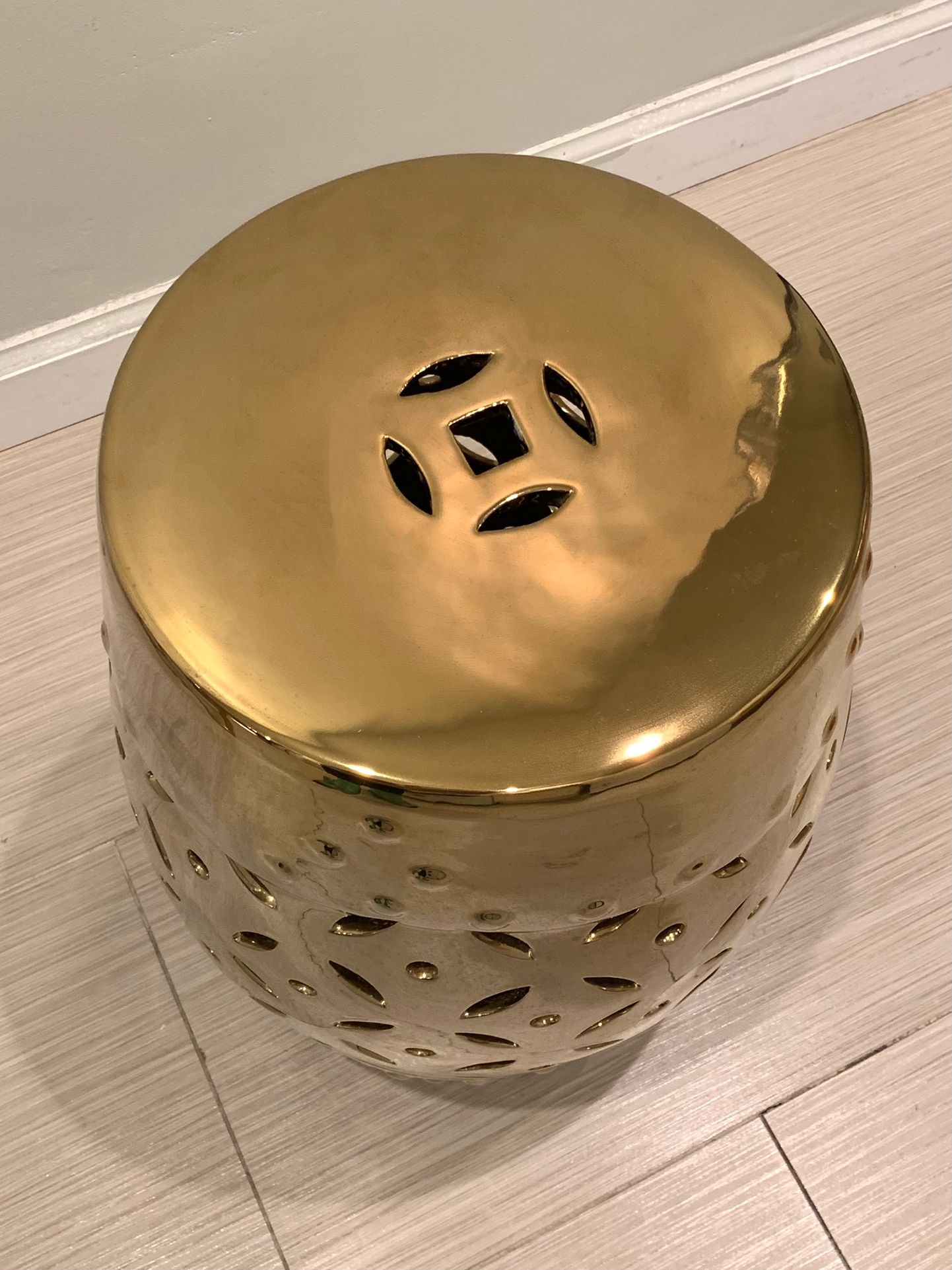 Elegant Golden Decoration Stool for Sale in New York, NY - OfferUp